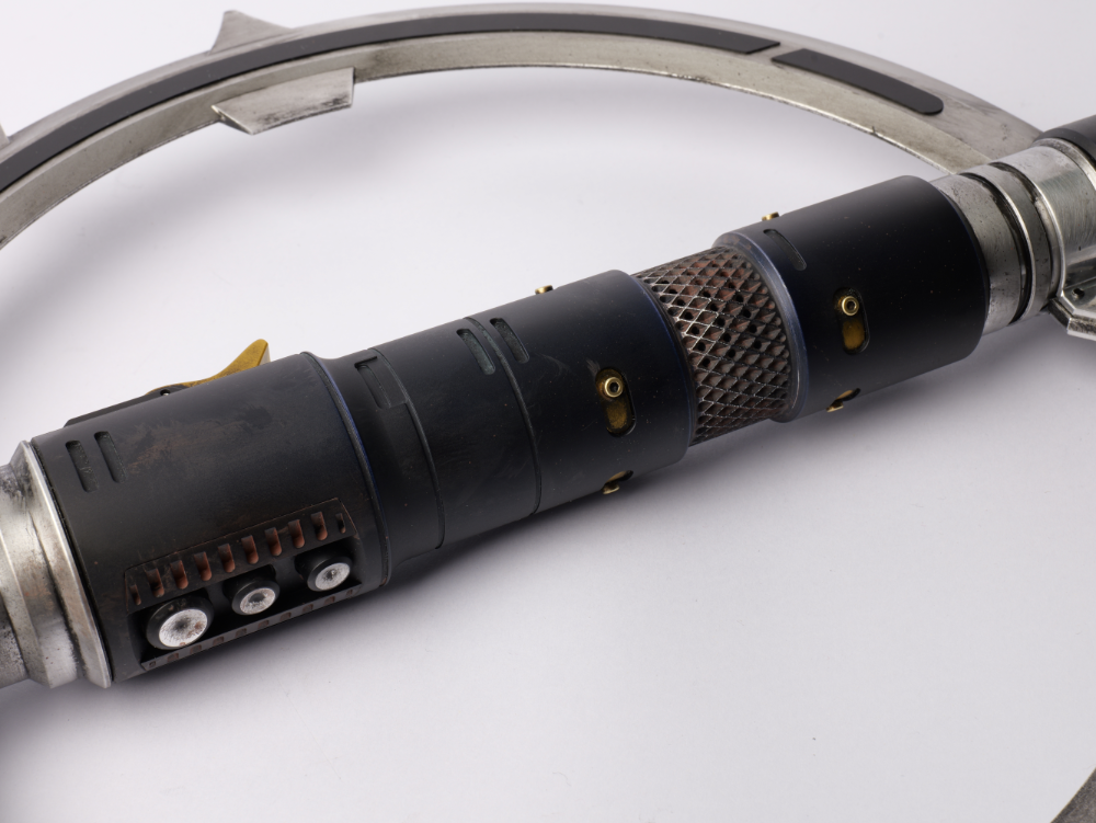 The Seeker (Pixel Installed Saber) – Shadowfoil Props