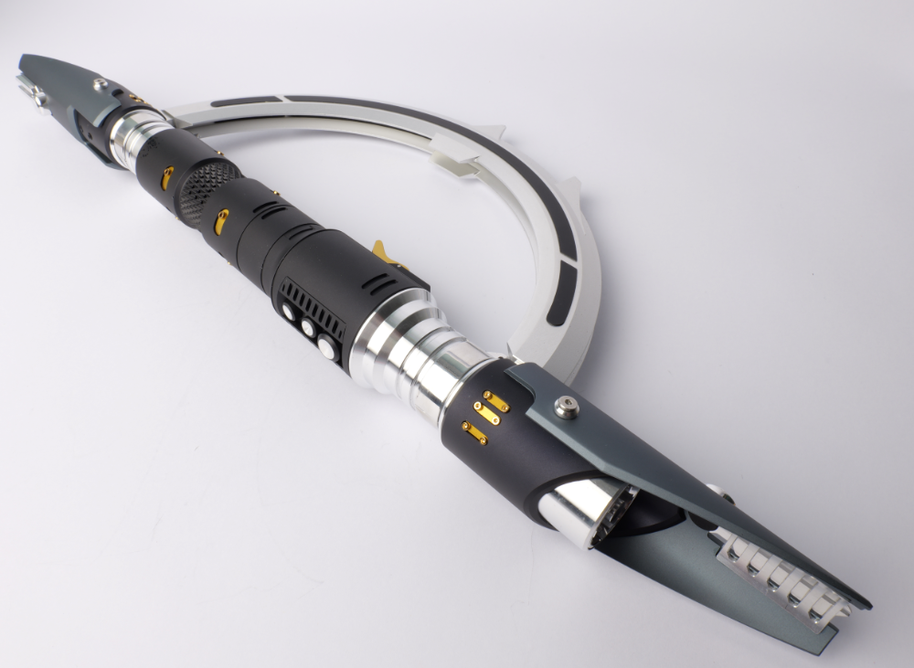 The Seeker (Pixel Installed Saber) – Shadowfoil Props