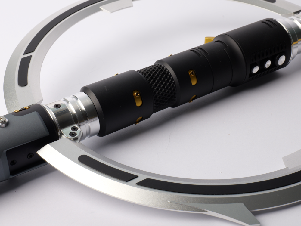 The Seeker (Pixel Installed Saber) – Shadowfoil Props