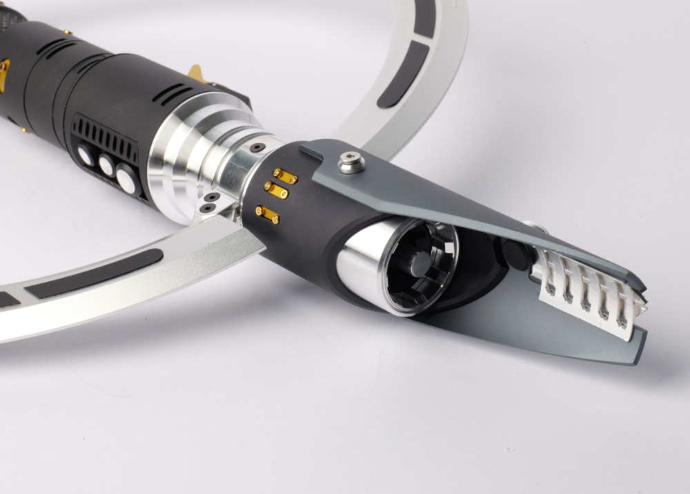 The Seeker (Pixel Installed Saber) – Shadowfoil Props