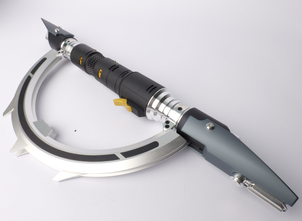 The Seeker (Pixel Installed Saber) – Shadowfoil Props