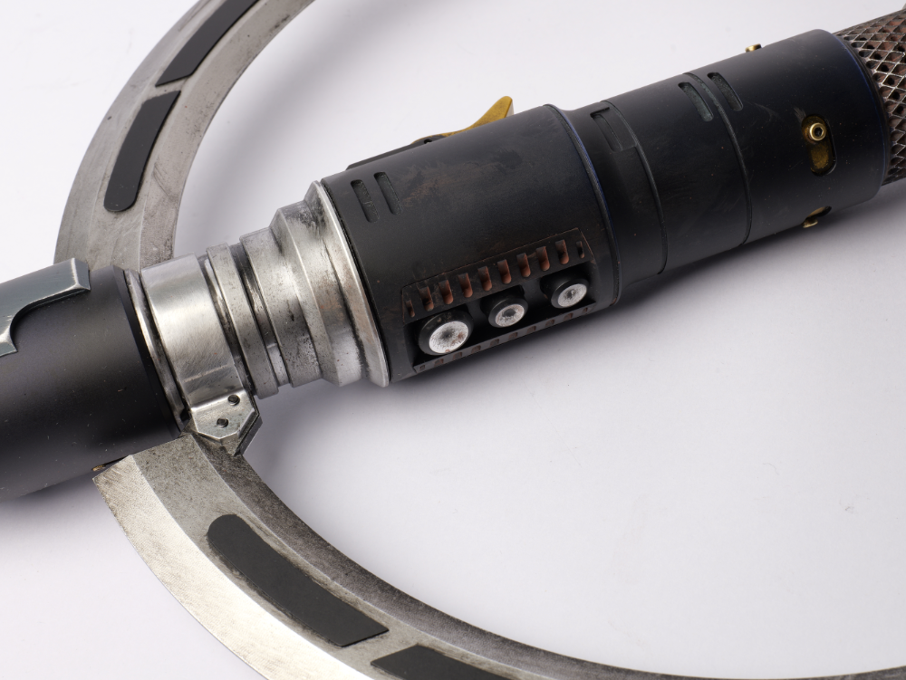 The Seeker (Pixel Installed Saber) – Shadowfoil Props