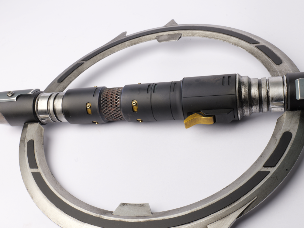 The Seeker (Pixel Installed Saber) – Shadowfoil Props