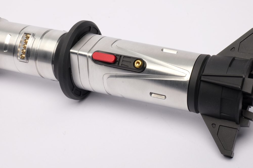 Visionary Master (Empty Installable Saber) Shipping Now – Shadowfoil Props